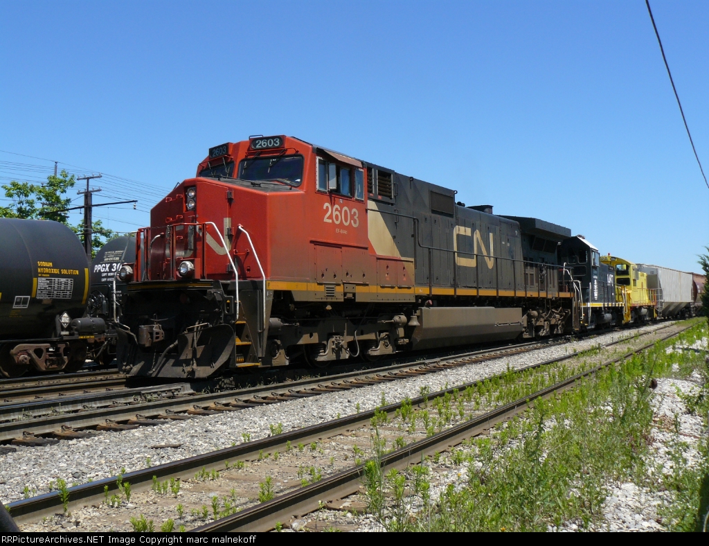 CN 2603